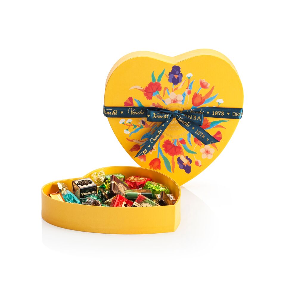 Heart shaped gift box with Valentines chocolates 278 g - Venchi