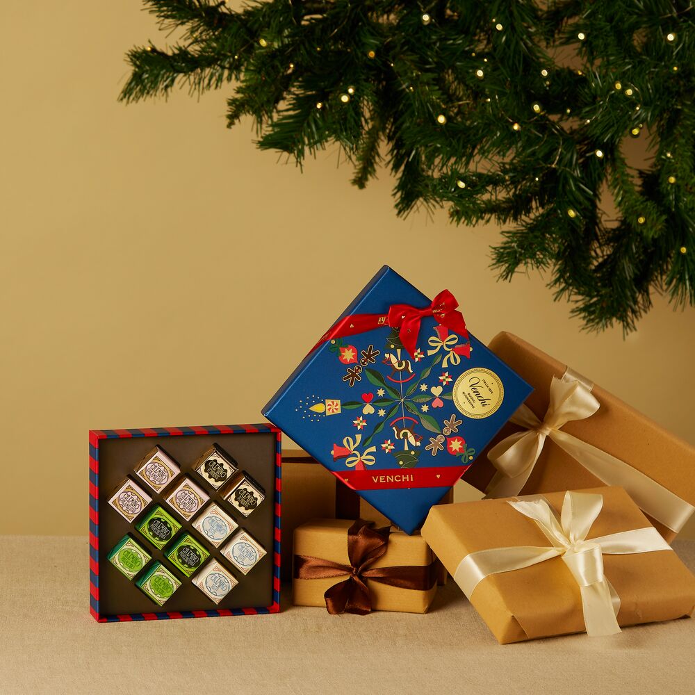Sky blue Christmas gift box with Cremino chocolates 135 g - Venchi