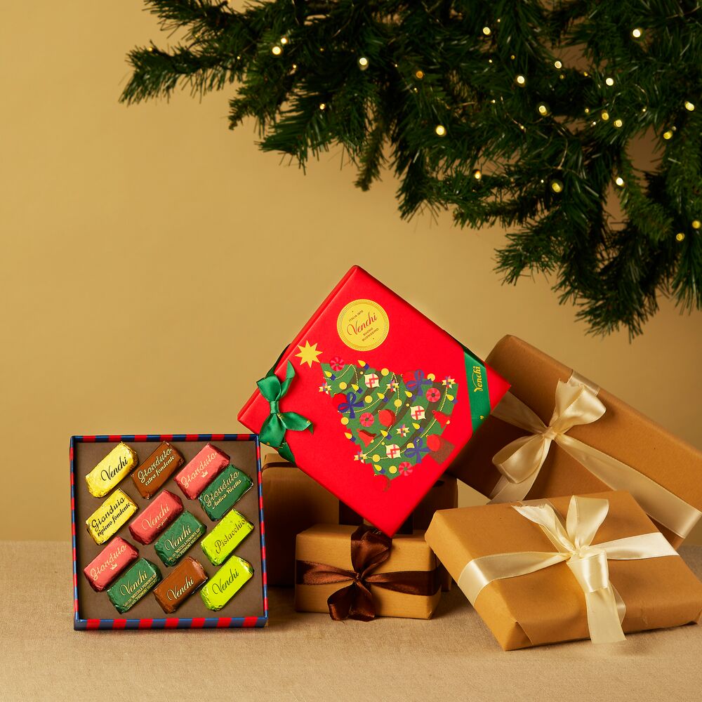 Red Christmas gift box with Gianduiotto chocolates 110 g - Venchi