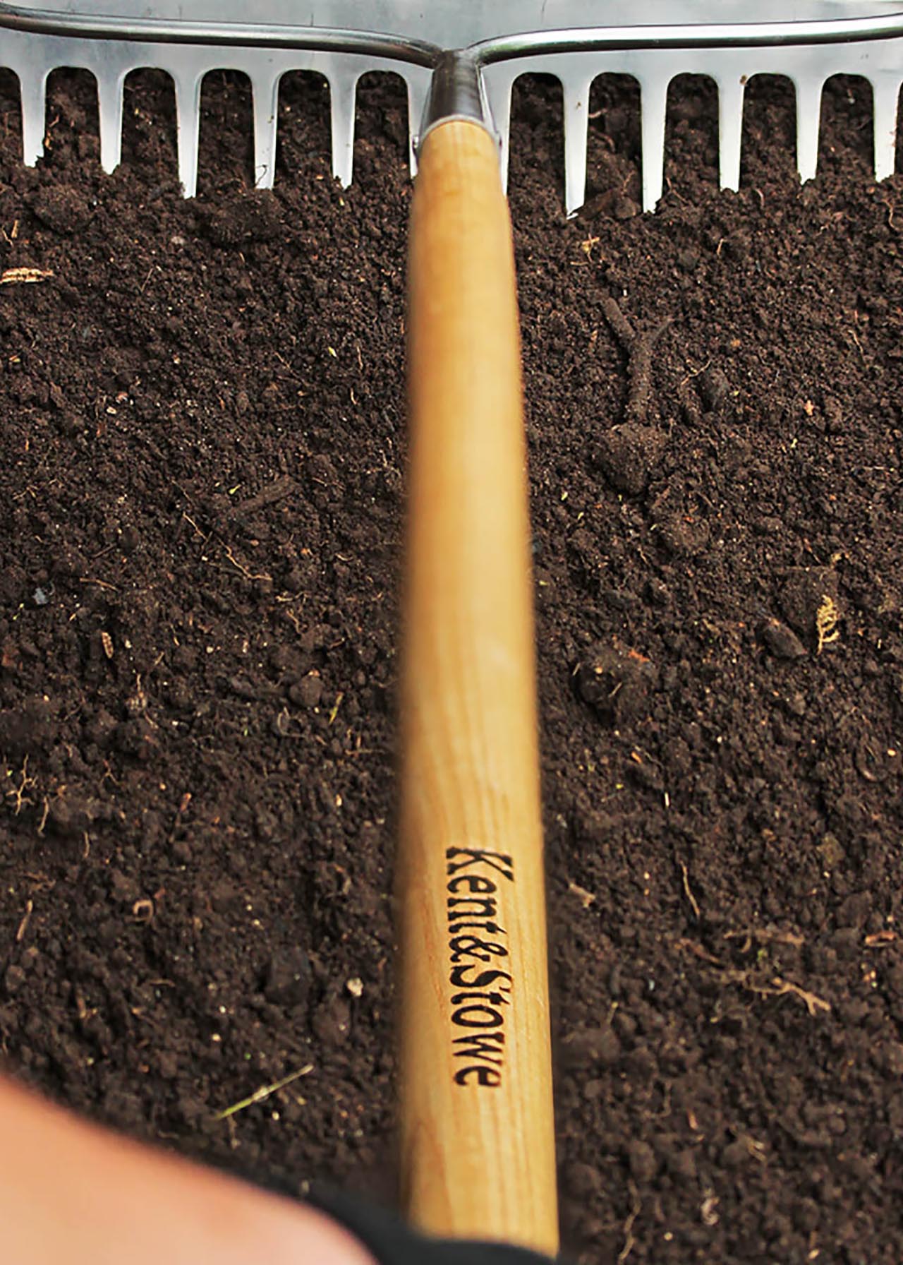 Kent & Stowe Stainless Steel Long Handled Soil Rake | Dobbies Garden ...