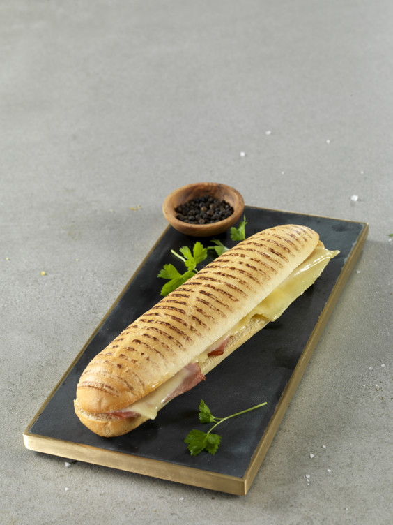PANINI MED OST OG SKINKE 180G